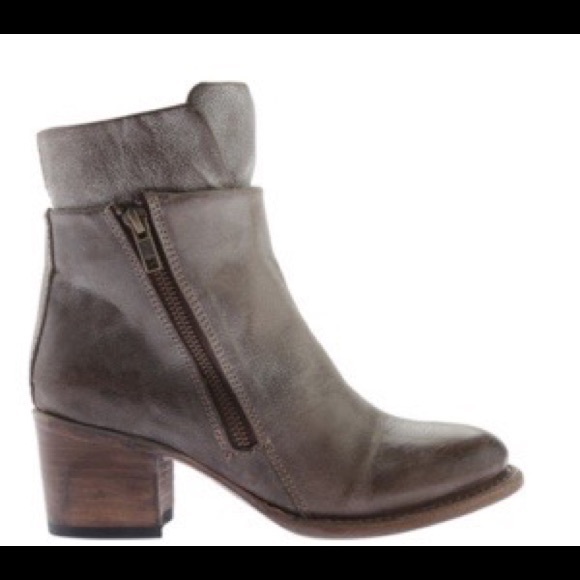 Freebird by Steven | Shoes | Freebird By Steven Clip Stone | Poshmark